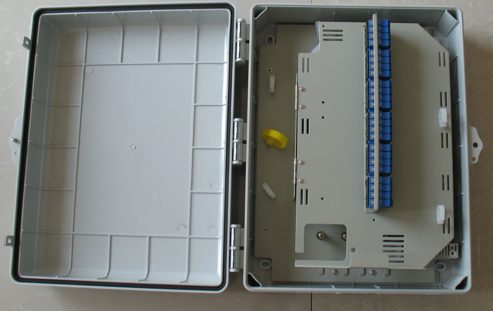 6.Special lock device for outlet of drop cable;